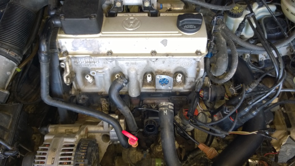 Пластиковый тройник на ГБЦ — Volkswagen Passat B4, 2 л, 1996 года ...
