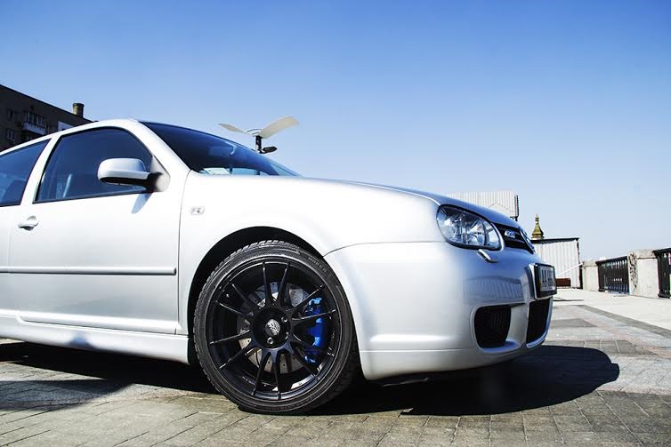 OZ Racing Ultraleggera ; — )) — Volkswagen Golf R Mk4, 3,2 л, 2004 года ...