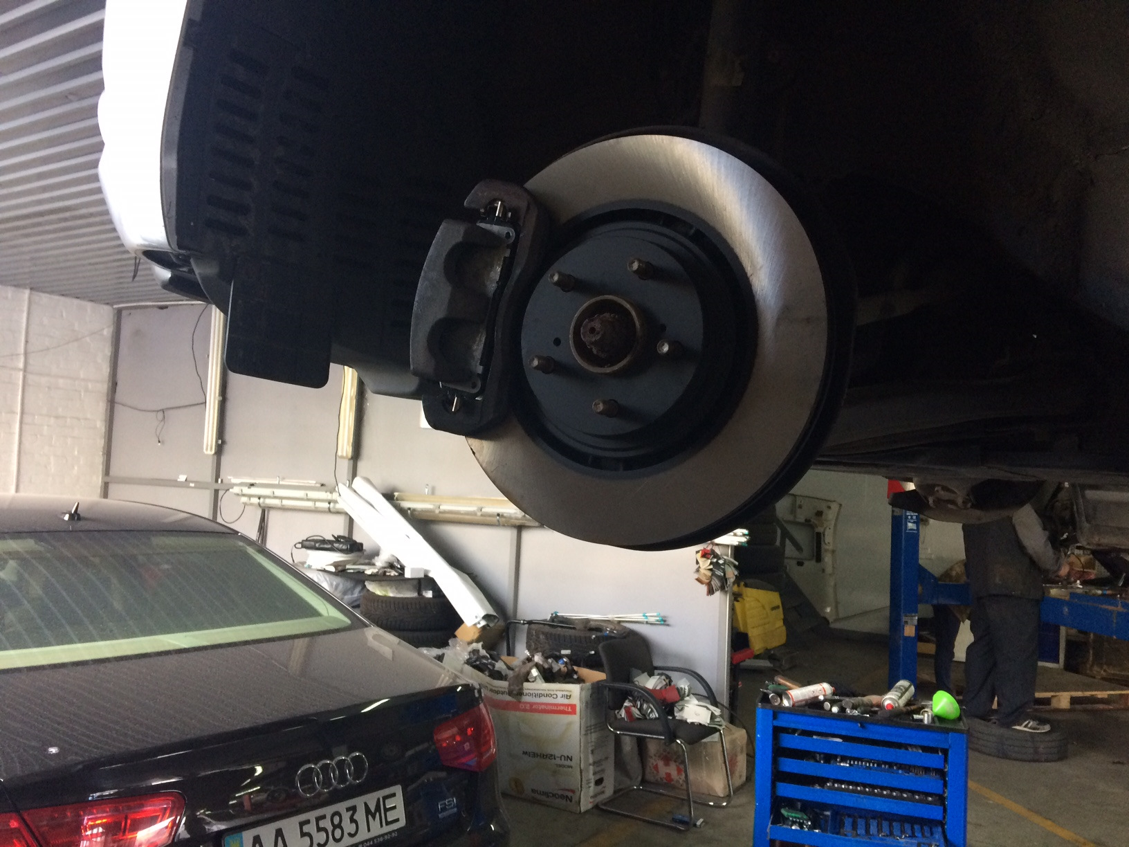 Замена передних тормозов Toyota Highlander 3.5 — Toyota Highlander ...