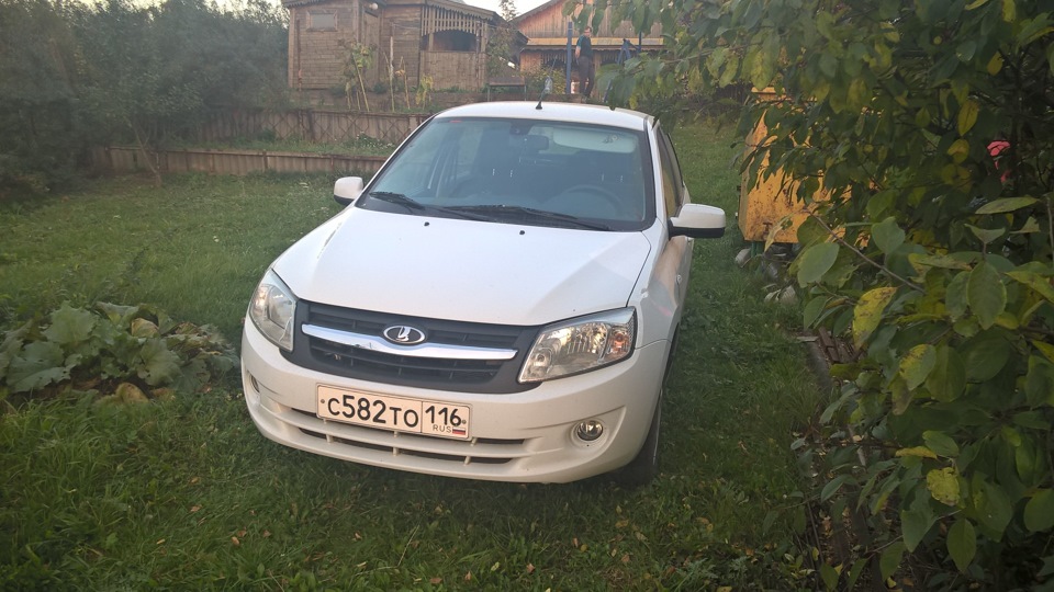 №92 Снятие винила с капота — Lada Granta, 1,6 л, 2013 года | стайлинг ...