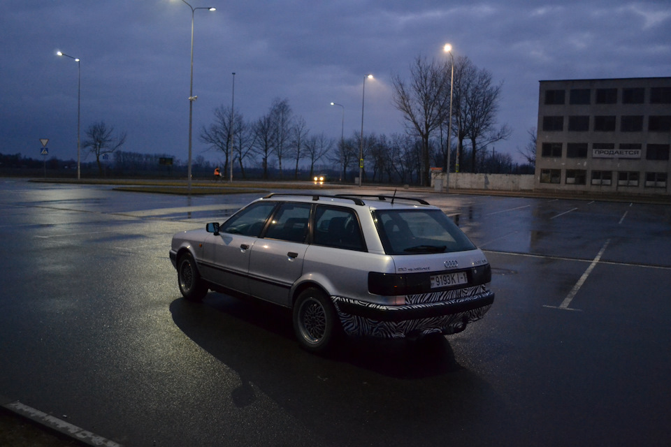 Черный в белую или белый в черную — Audi 80 B4 2 л 1994 года