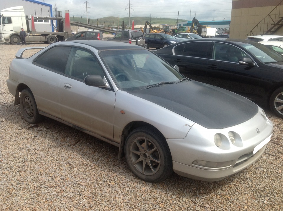 На парковке перед переездом — Honda Integra (DB6-DB9), 1,6 л, 1995 года ...