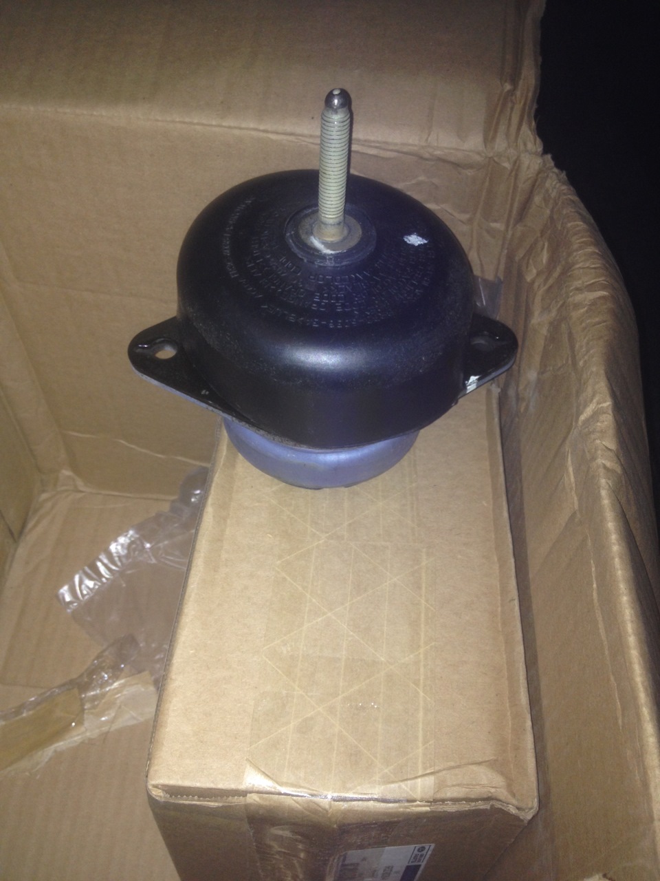 Подушки и масл. фильтр — Ford Mustang (5G), 4 л, 2009 года | запчасти ...