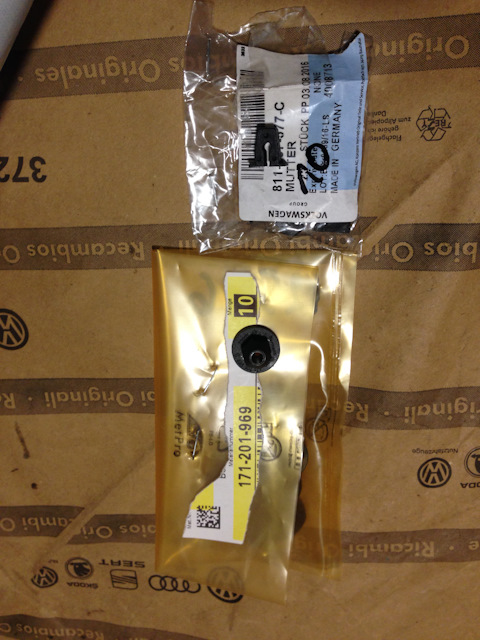 171201969 Гайка, шестигранная VAG | Запчасти на DRIVE2