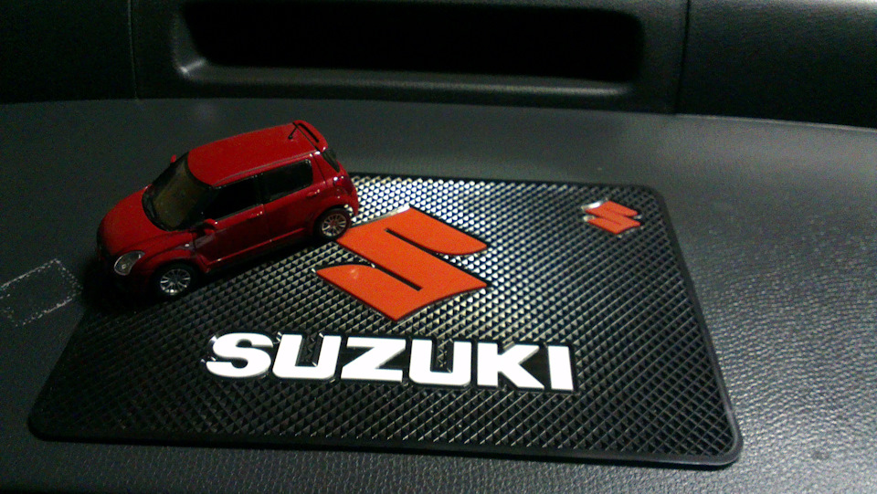 Коврик на торпеду SUZUKI — Suzuki Swift (2G), 1,2 л, 2008 года ...