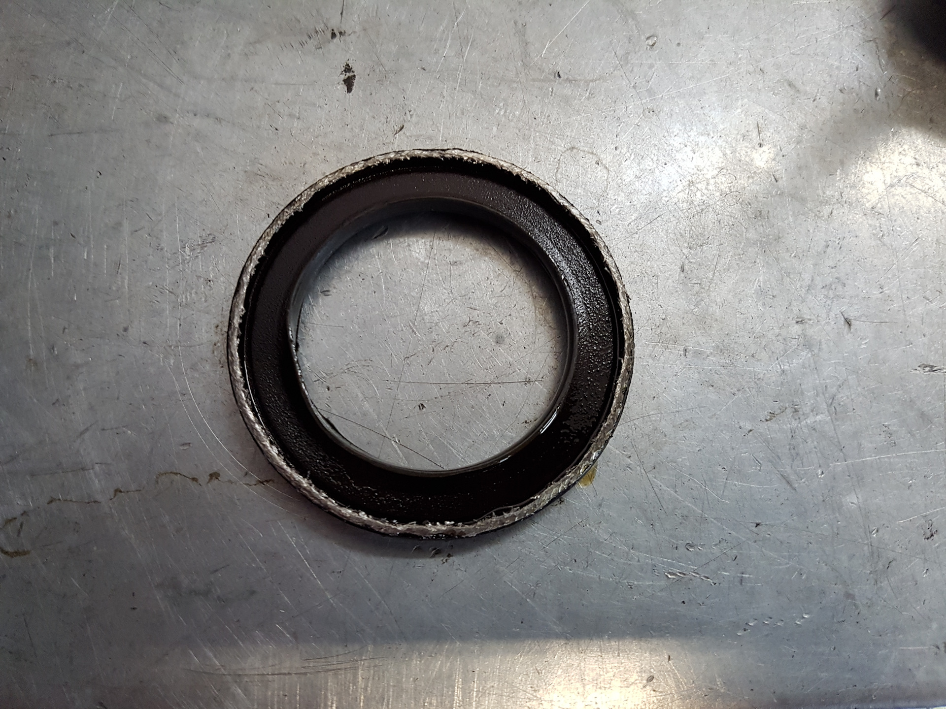 Сальник лобовой. Замена. — Mercedes-Benz C-Class (W202), 5,5 л, 2000 ...