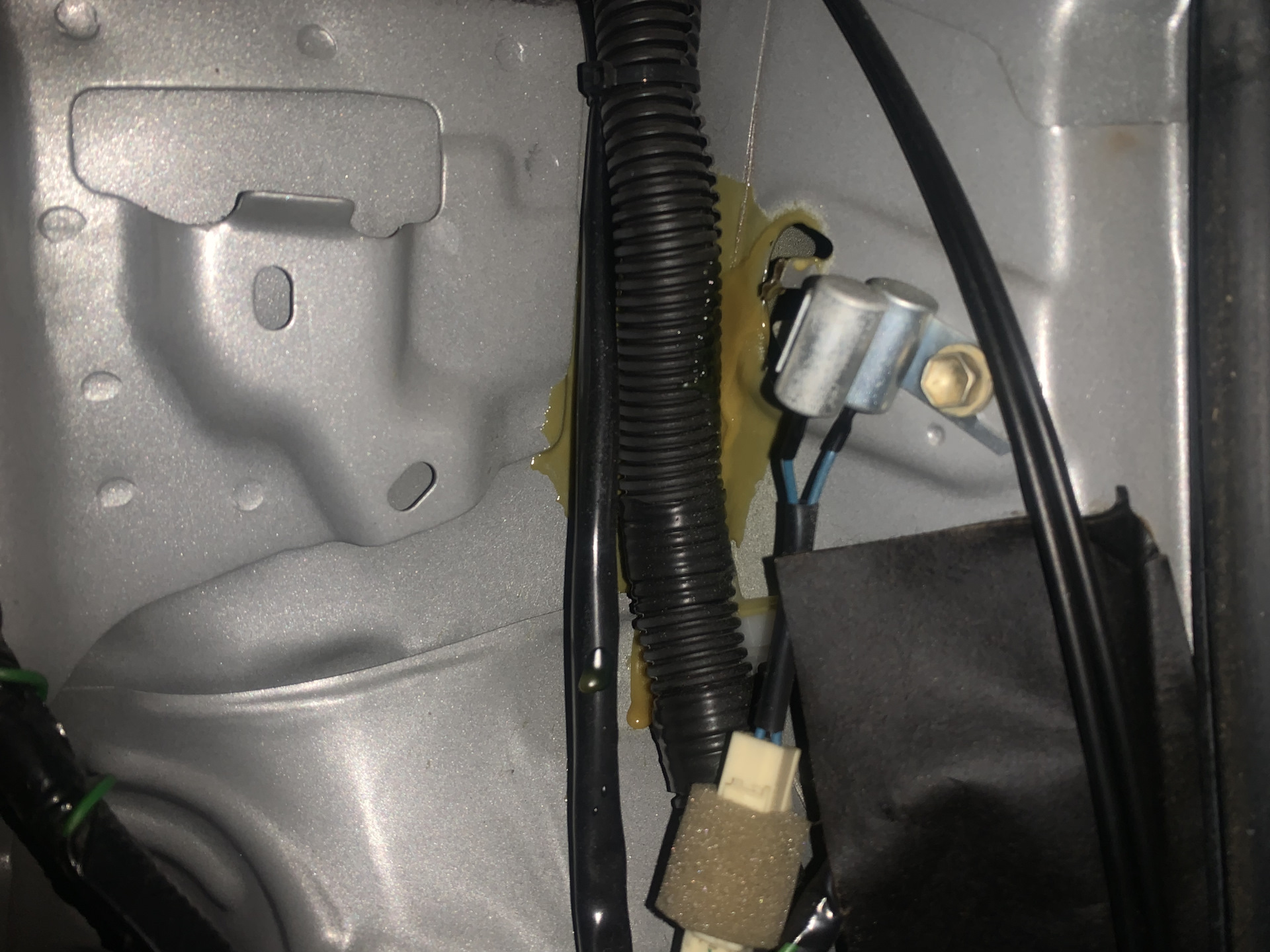 Антикор внутренних полостей — Toyota Camry (XV30), 2,4 л, 2005 года ...