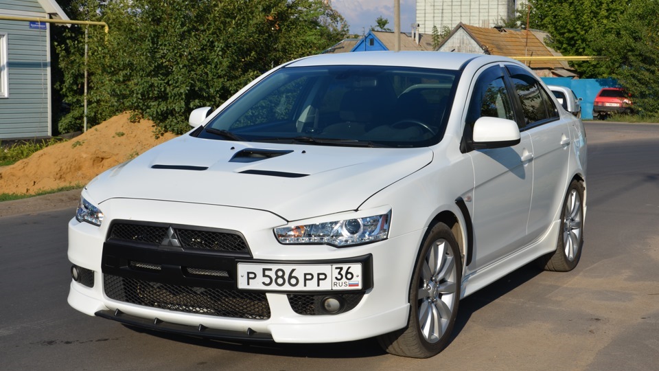 Mitsubishi Lancer X 2.0 бензиновый 2008 | White на DRIVE2