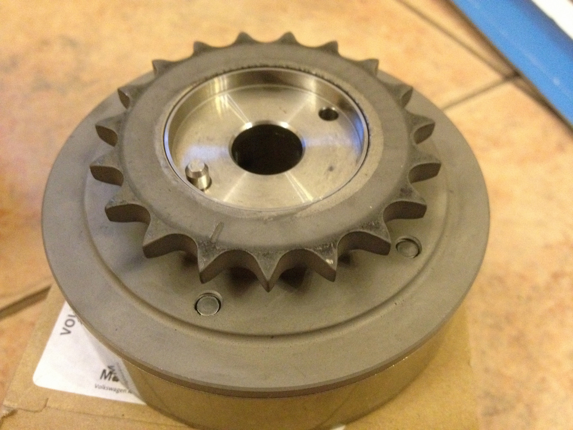 Регулятор фаз — Audi A4 (B7), 2 л, 2005 года | запчасти | DRIVE2