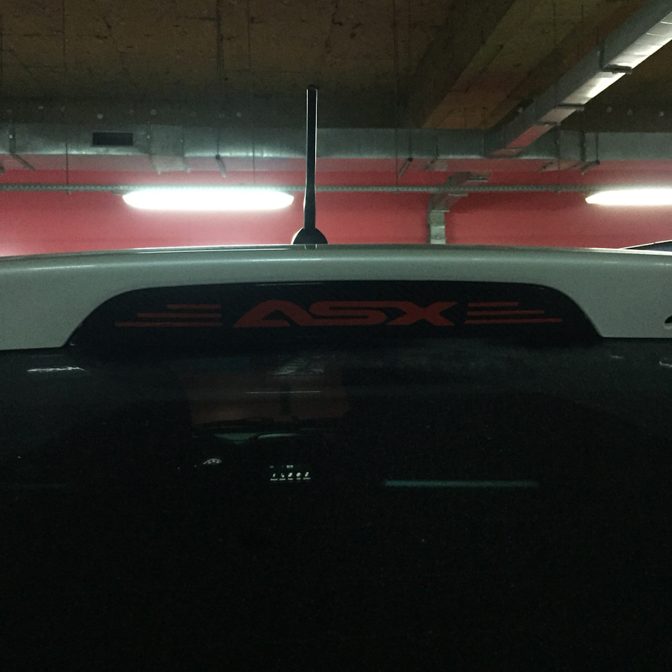 Наклейка ASX на задний стопарь — Mitsubishi ASX, 1,6 л, 2013 года ...