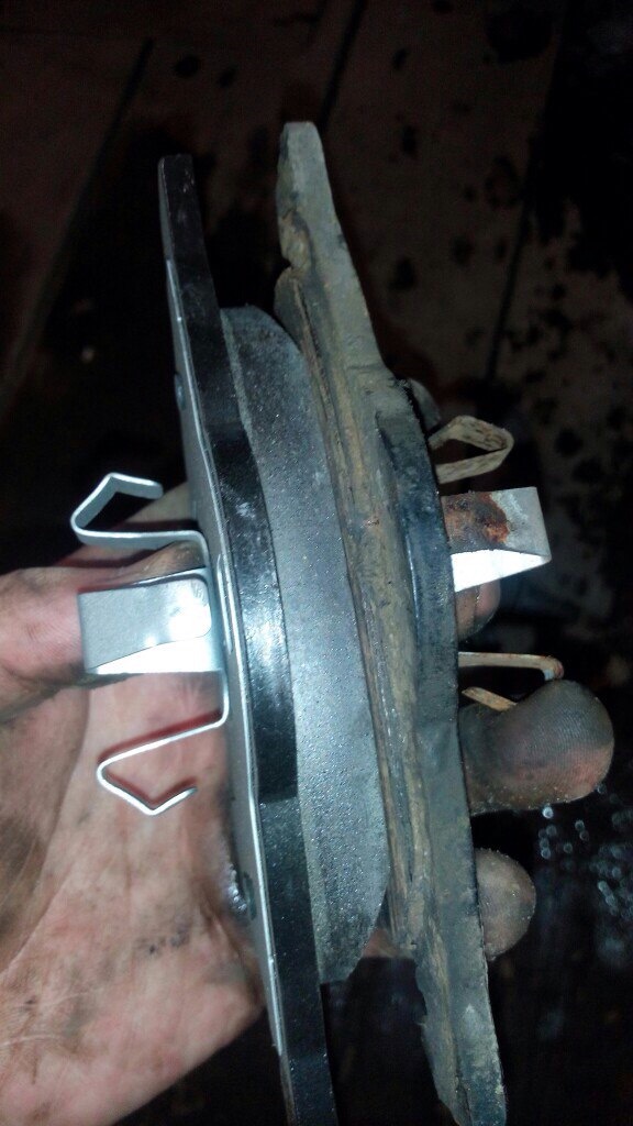 Замена передних тормозных дисков и колодок 04.01.16 — Renault Laguna ...