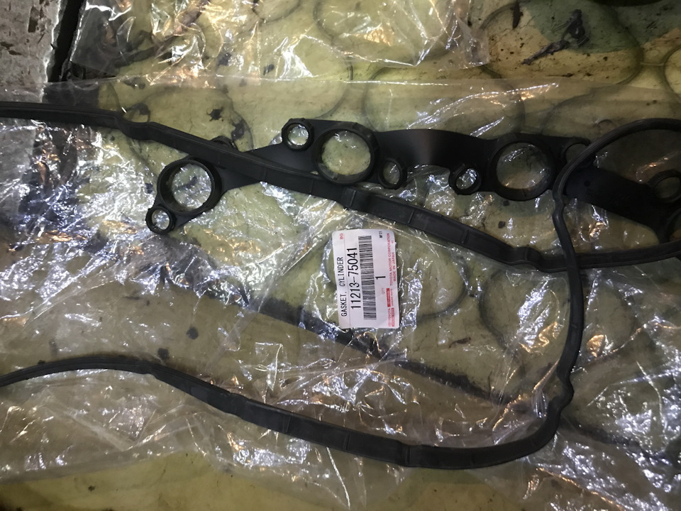 1121375041 Комплект прокладок, крышка головки цилиндра TOYOTA LEXUS ...