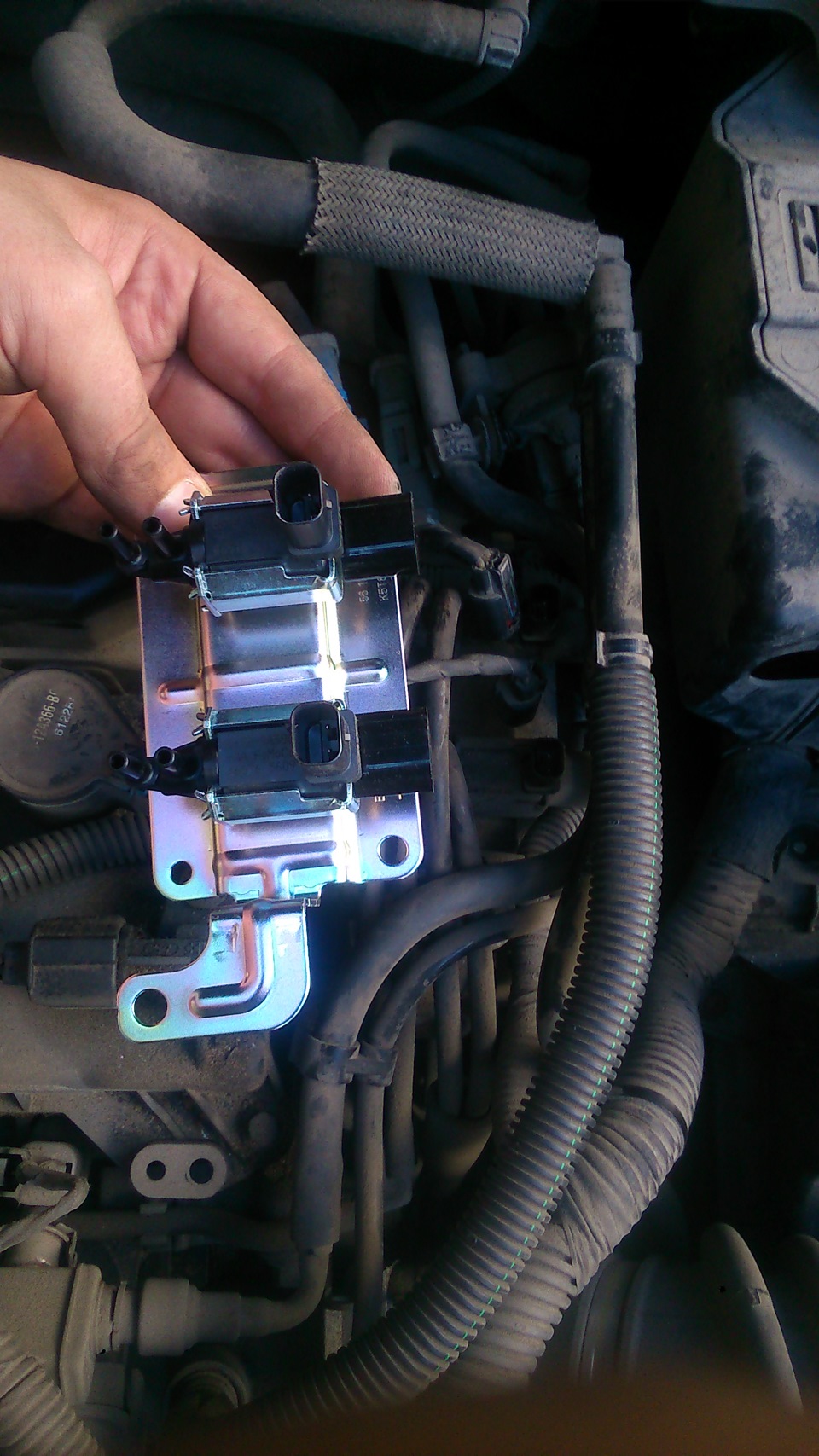 Замена клапана коллектора — Volvo S40 (2G), 1,8 л, 2006 года | своими ...