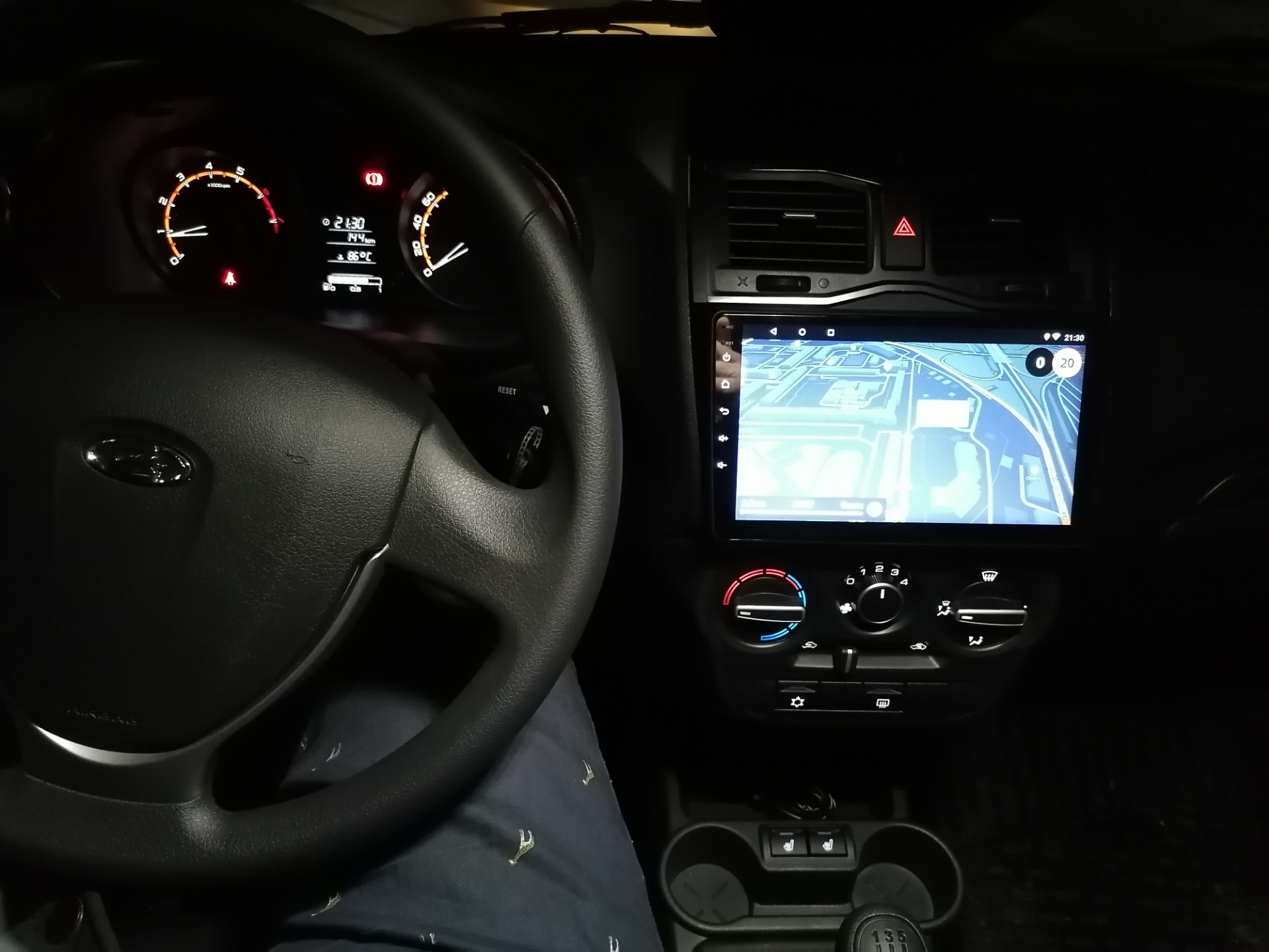 Мультимедиа — Lada Гранта Лифтбек (2-е поколение), 1,6 л, 2020 года ...