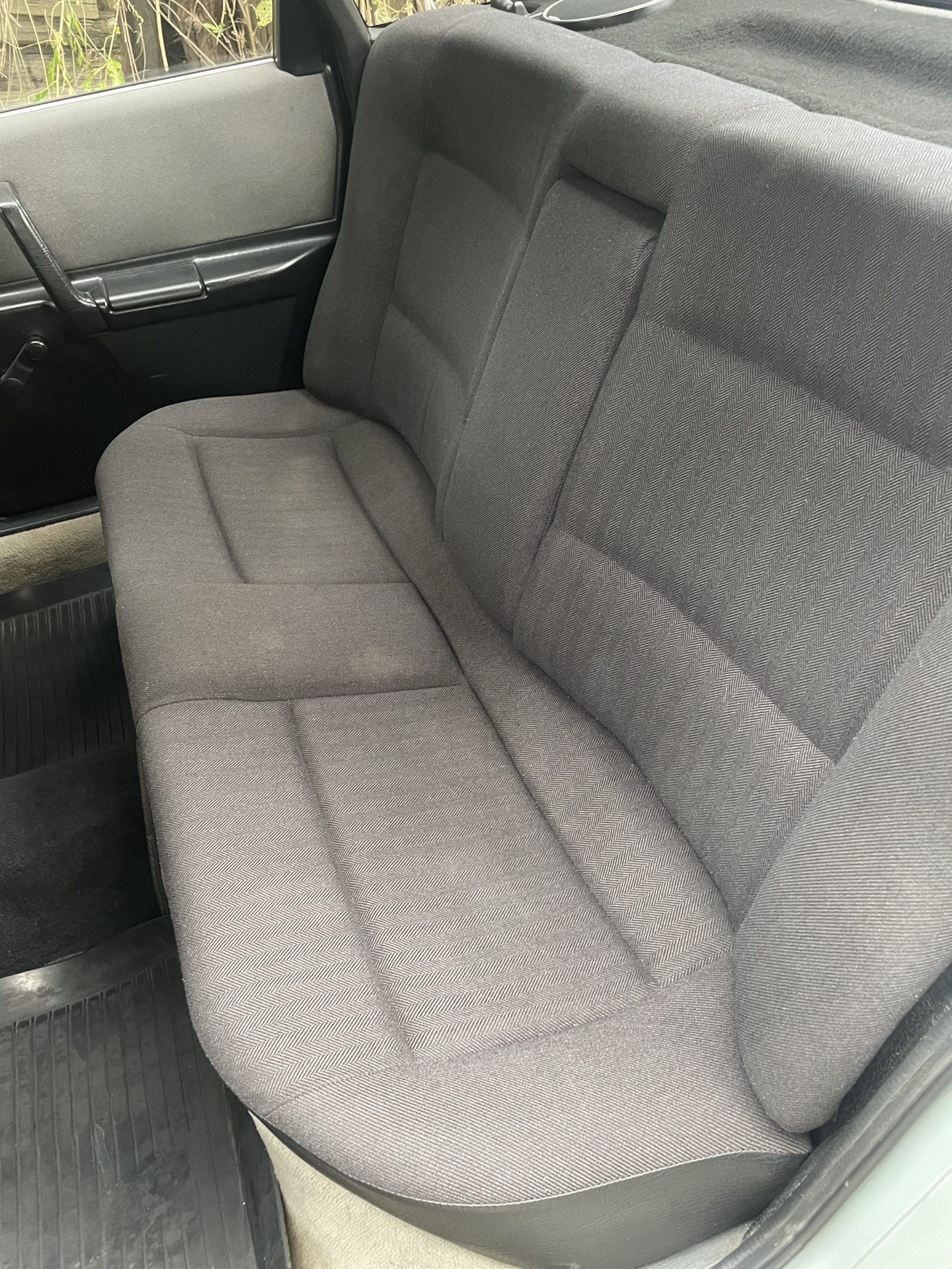 Сидения VAG Sport — Audi 100 (C3), 1,8 л, 1984 года | фотография | DRIVE2