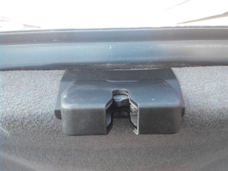 Защитная крышка замка багажника — Volvo S40 (2G), 1,8 л, 2008 года ...