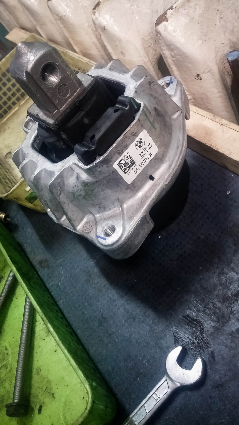 22116777371 Резинометаллический шарнир BMW | Запчасти на DRIVE2