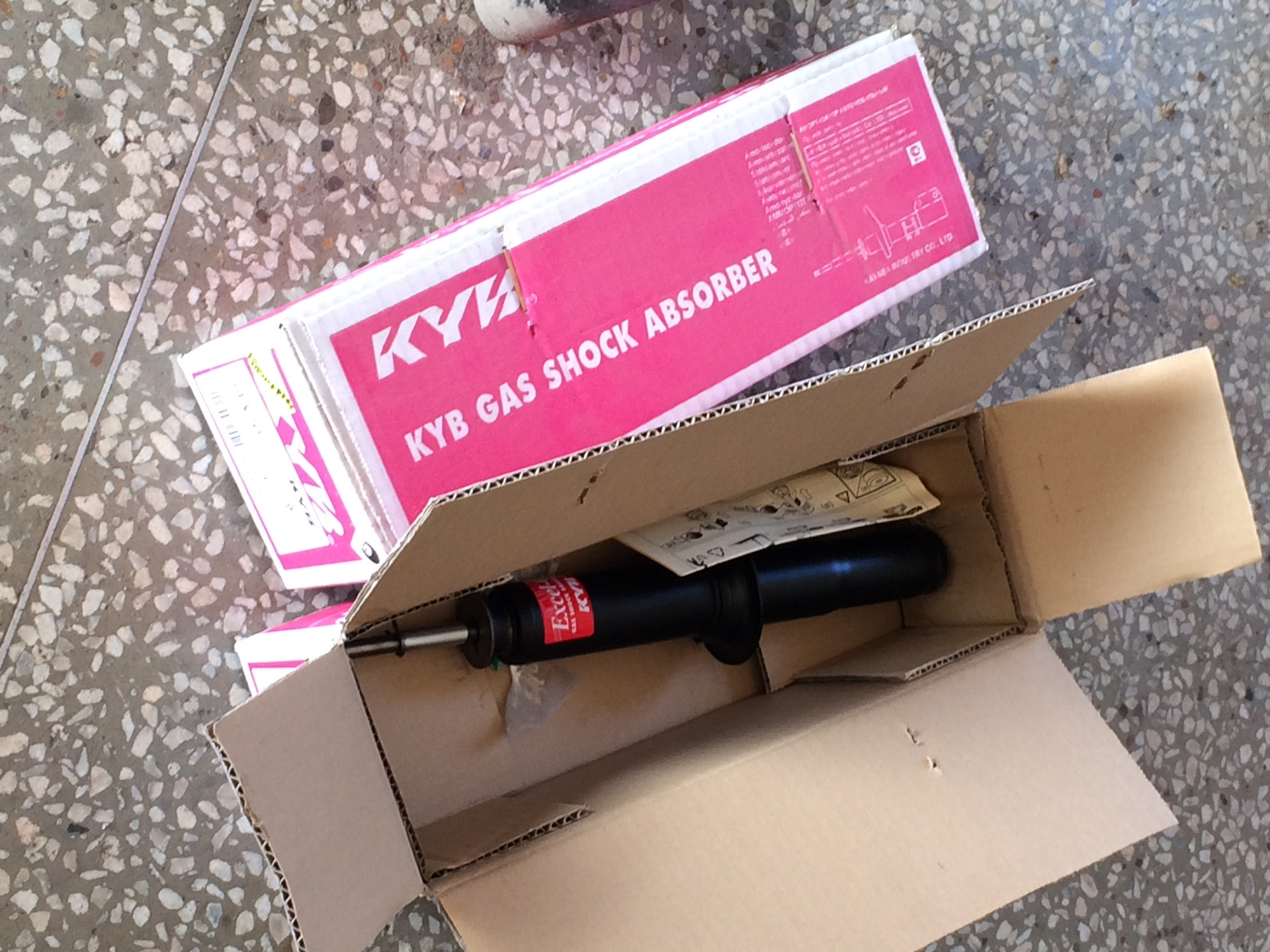 Передние аммортизаторы KYB 341203 — Honda Civic Hatchback (6G), 1,4 л ...