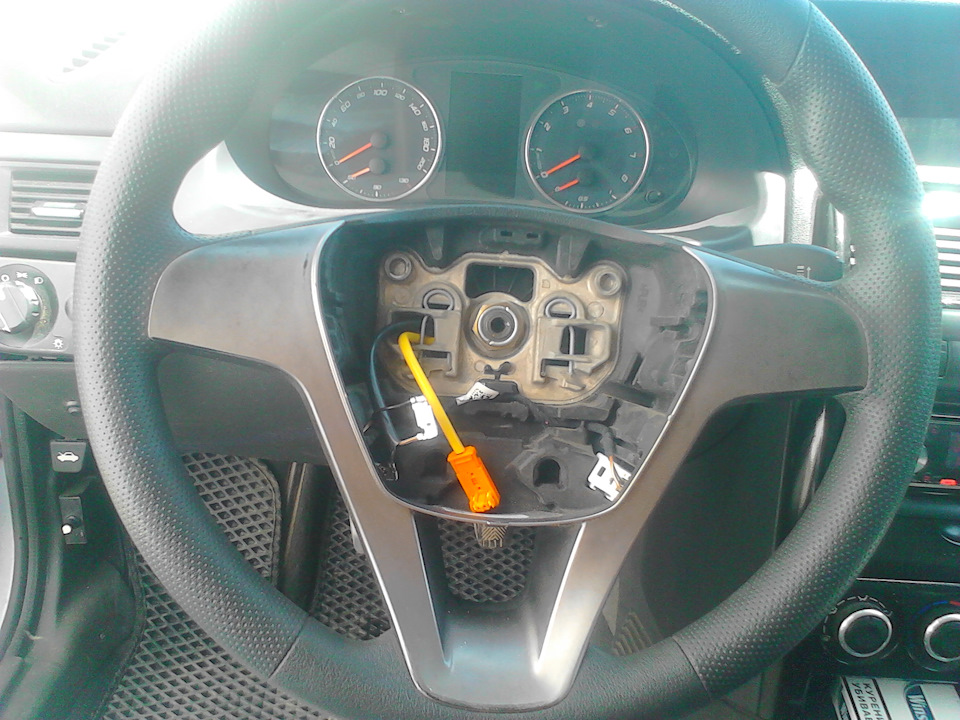 Руль от Весты в ваз2112 — Lada 21124, 1,6 л, 2007 года | тюнинг | DRIVE2