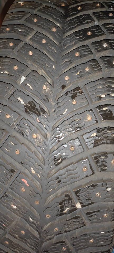 Шины зимние шипованные Michelin 195/65 R15, штампованные диски Пежо 15 ...