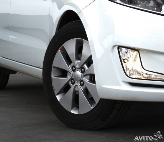 Продам резину и диски R15 — KIA Rio (3G), 1,6 л, 2012 года | колёсные ...