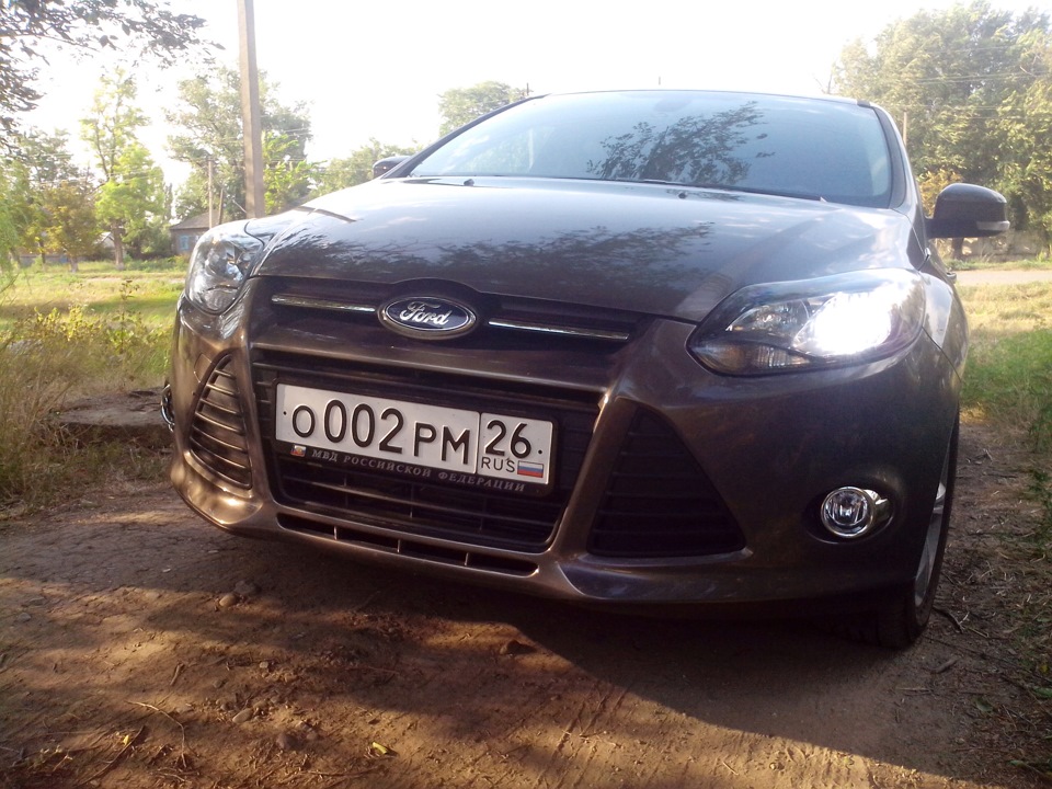 поменял лампочки в ближний свет — Ford Focus Hatchback III, 1,6 л, 2013 ...