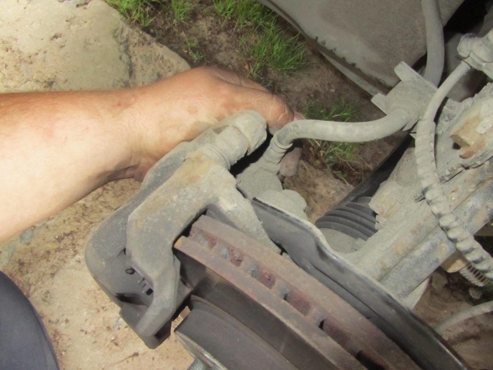 тук-тук 2, полетели суппорта — Chevrolet Aveo Sedan (2G), 1,6 л, 2012 ...