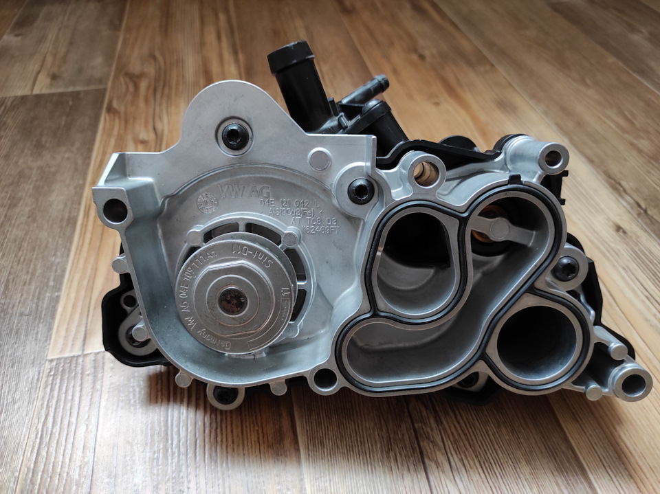 Водяной насос в сборе 1.4 TSI VAG 04E121600BD DOLZ A239 на Volkswagen ...