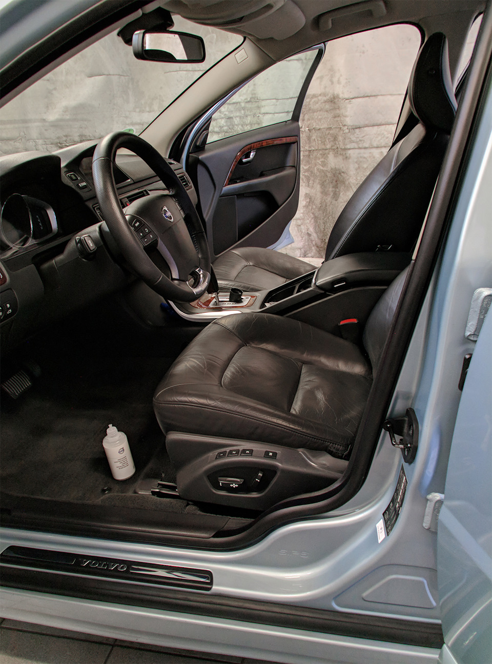 Leather Care 31375176 — больше кожи! — Volvo V70 III, 2,5 л, 2008 года ...