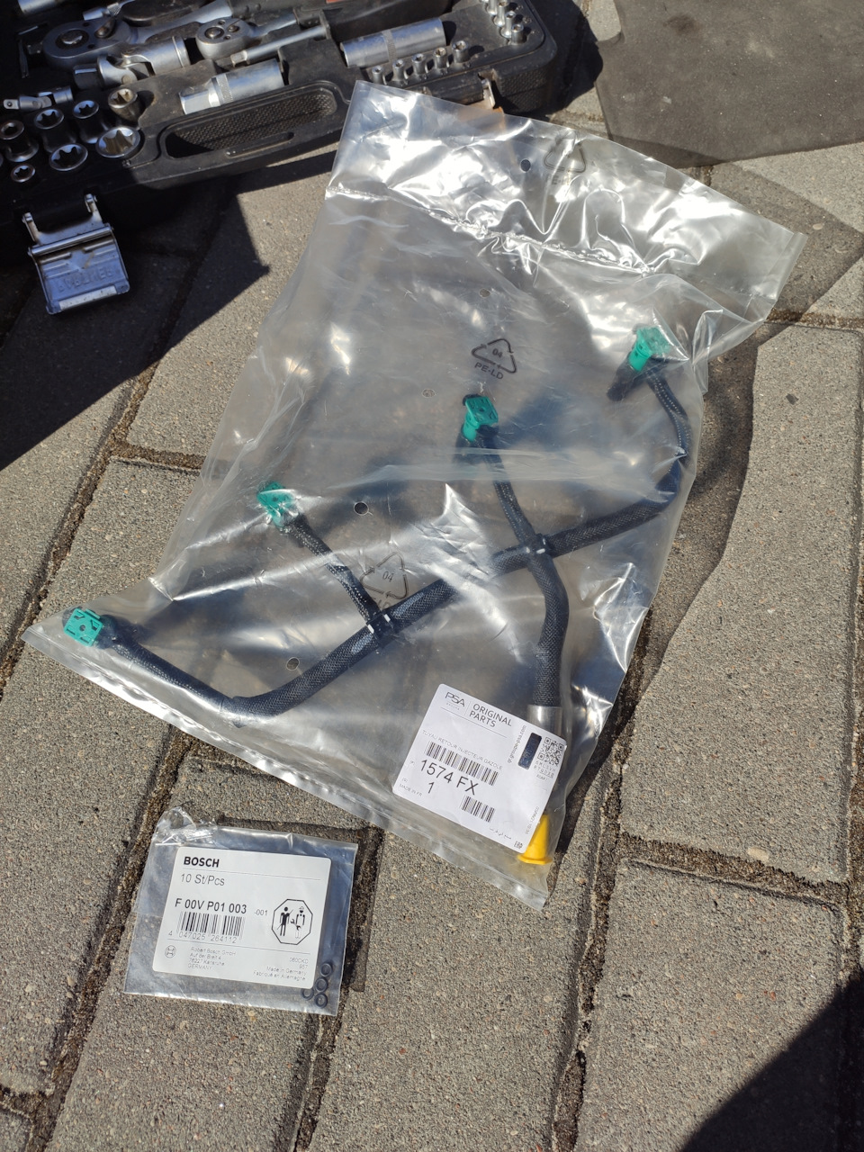 21) Новый топливный трубопровод обратки — Ford Mondeo IV, 2,2 л, 2012 ...