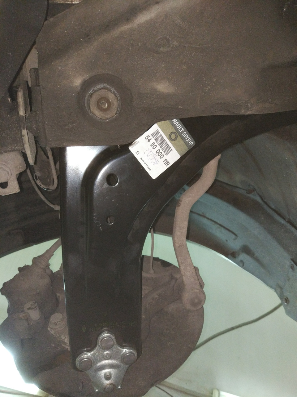 545000011R Рычаг ниж пер п RENAULT | Запчасти на DRIVE2