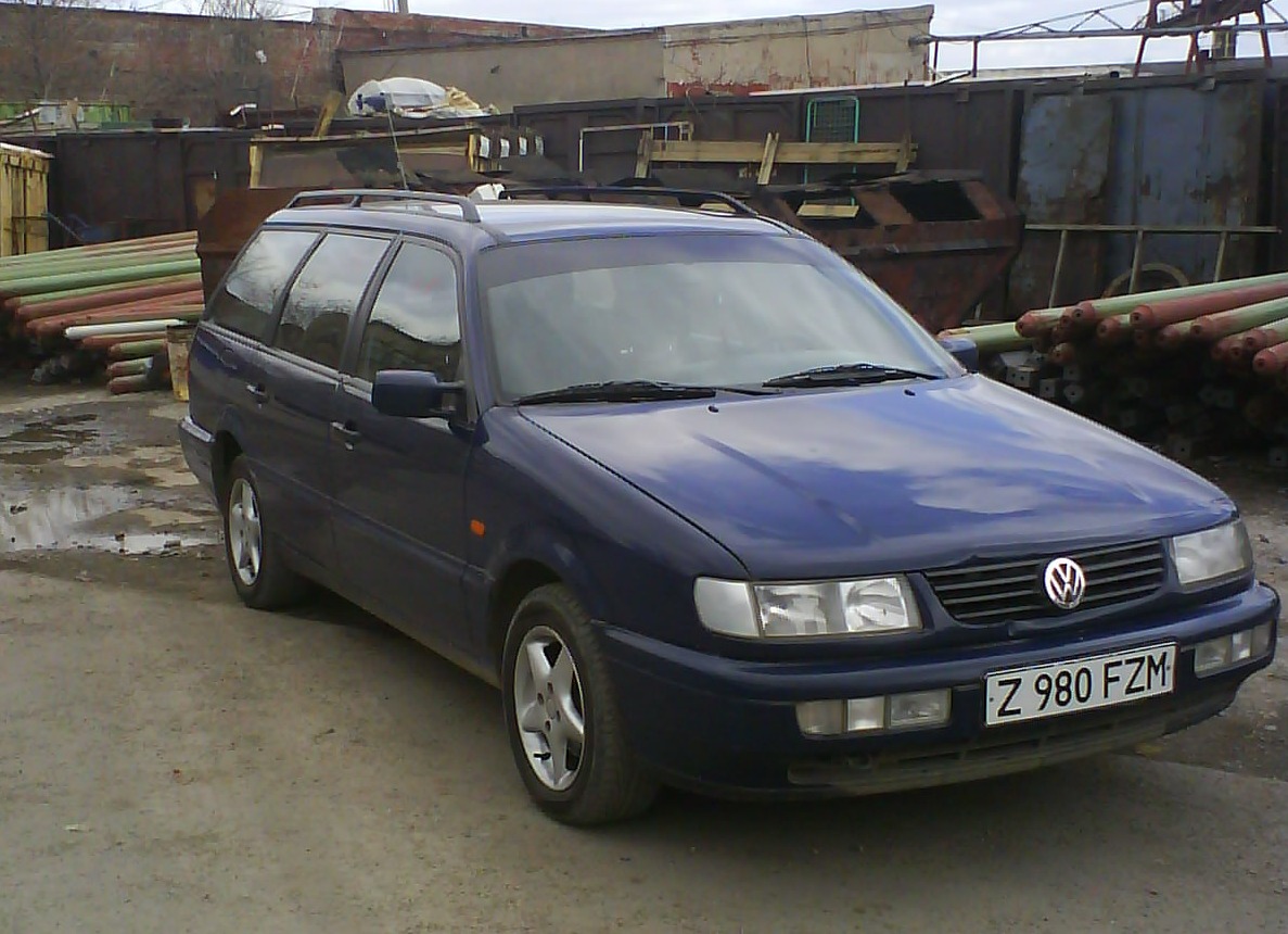 Вот таким был с самого начала — Volkswagen Passat Variant B4 2 л