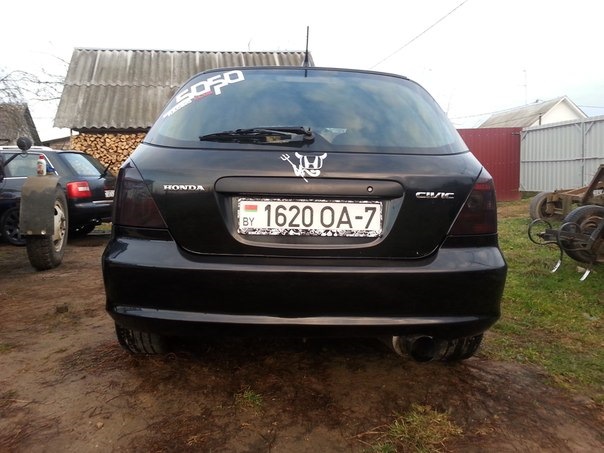 фары задние тонирнул) и кнопка закиси азота)))ахахахаха) — Honda Civic ...