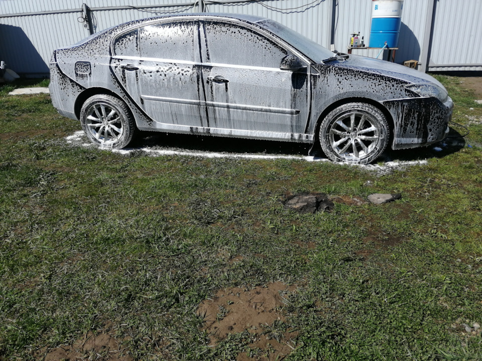 Самостоятельная мойка машины — Renault Laguna III, 1,5 л, 2010 года ...