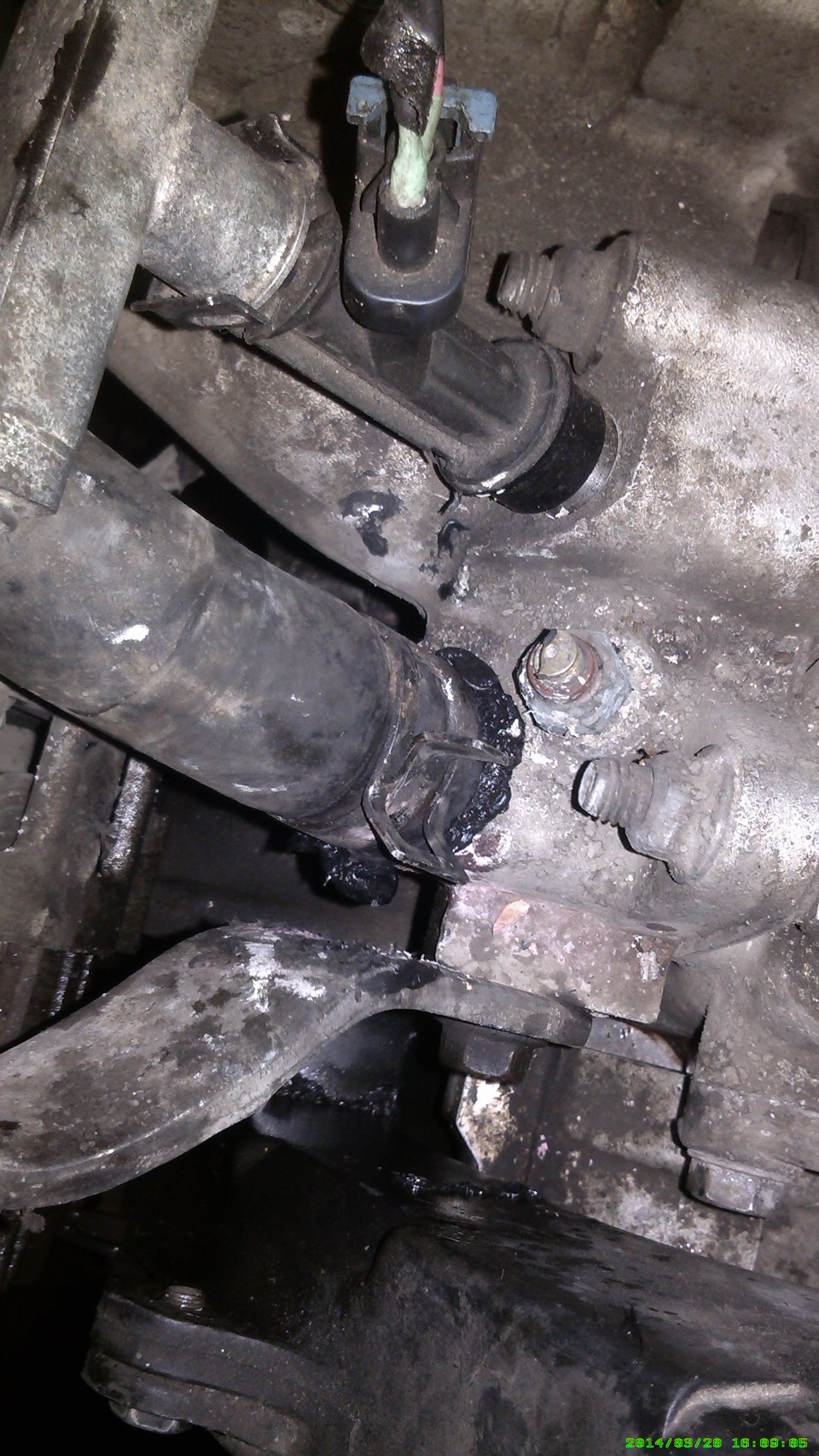 сгнил штуцер крепления патрубка на впускном колекторе — Chevrolet Lanos ...