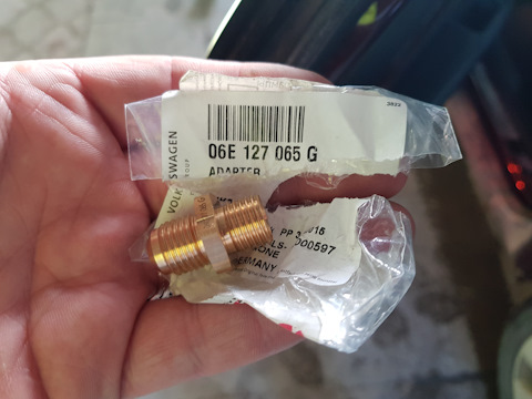 06E127065G Штуцер, соединительный VAG | Запчасти на DRIVE2