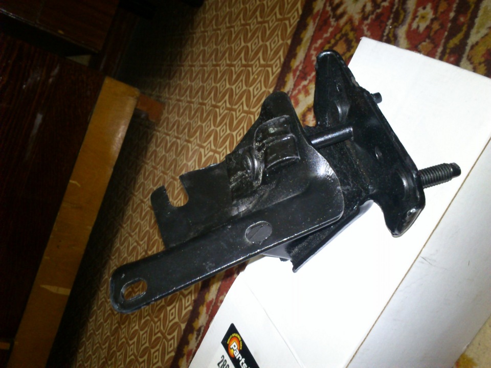 Фотки подушек двигателя! — Buick Park Avenue (1G), 3,8 л, 1991 года ...