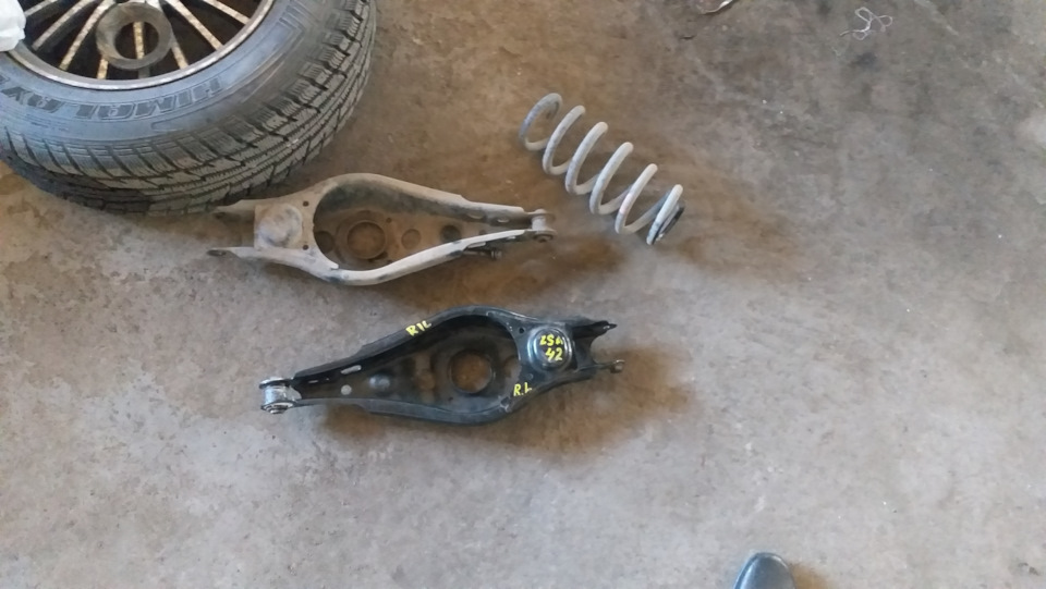 Замена передних амортов и с/блоков на задних рычагах — Toyota RAV4 (III ...
