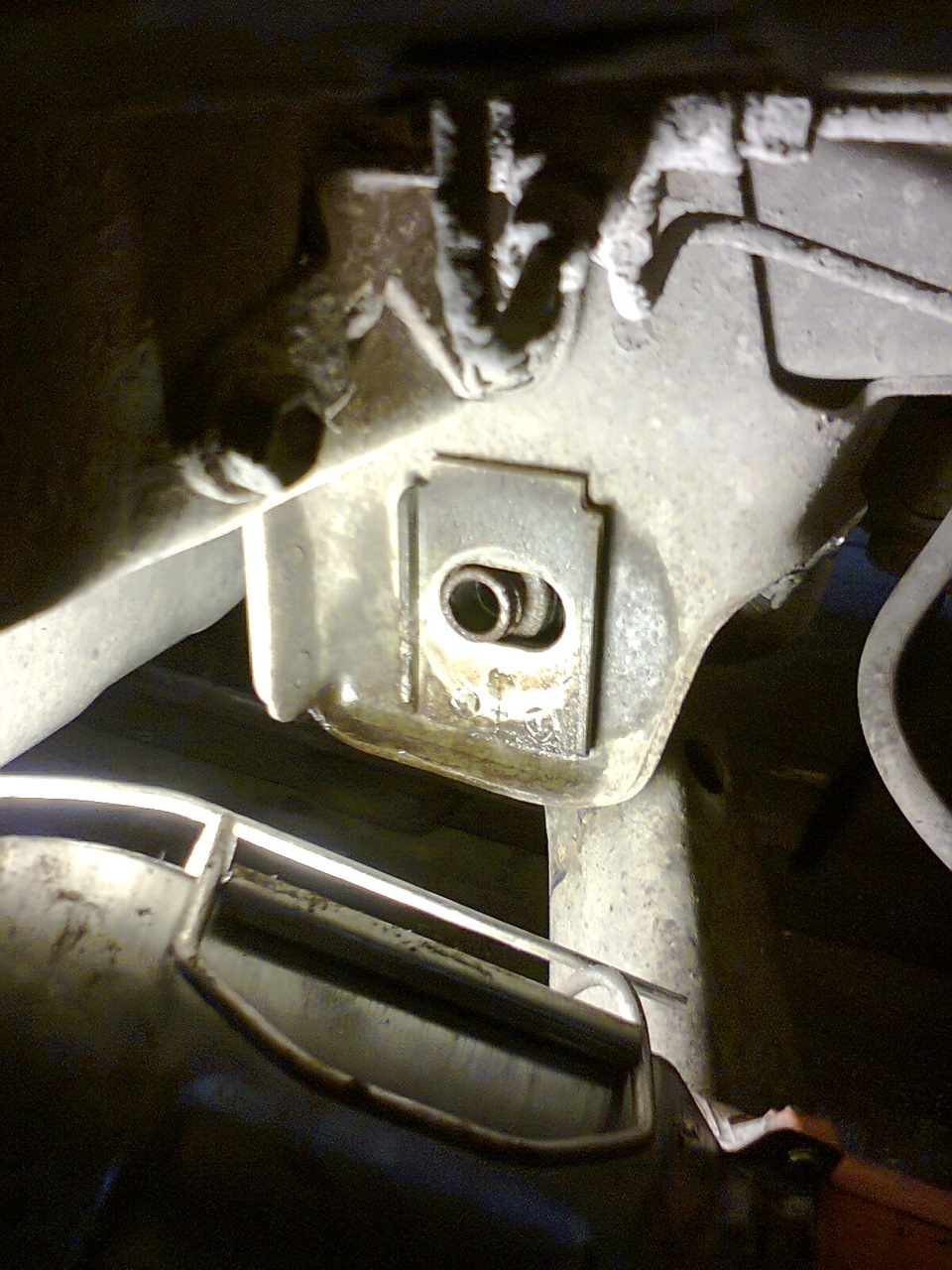 Поменял задний, левый рычаг. — Toyota Hiace Regius, 2,7 л, 1997 года ...