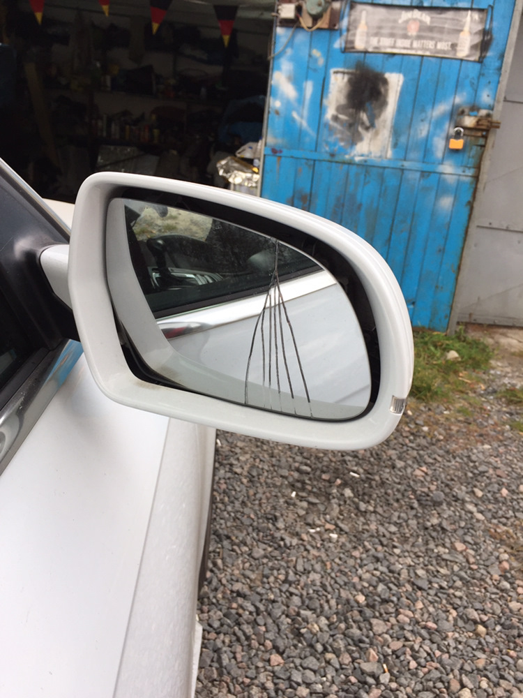 1. Замена зеркального элемента — Audi A4 (B8), 1,8 л, 2013 года ...