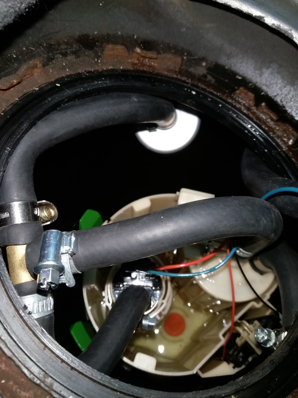 Опель Астра H перевод бензонасоса на сменный фильтр в бак. — DRIVE2