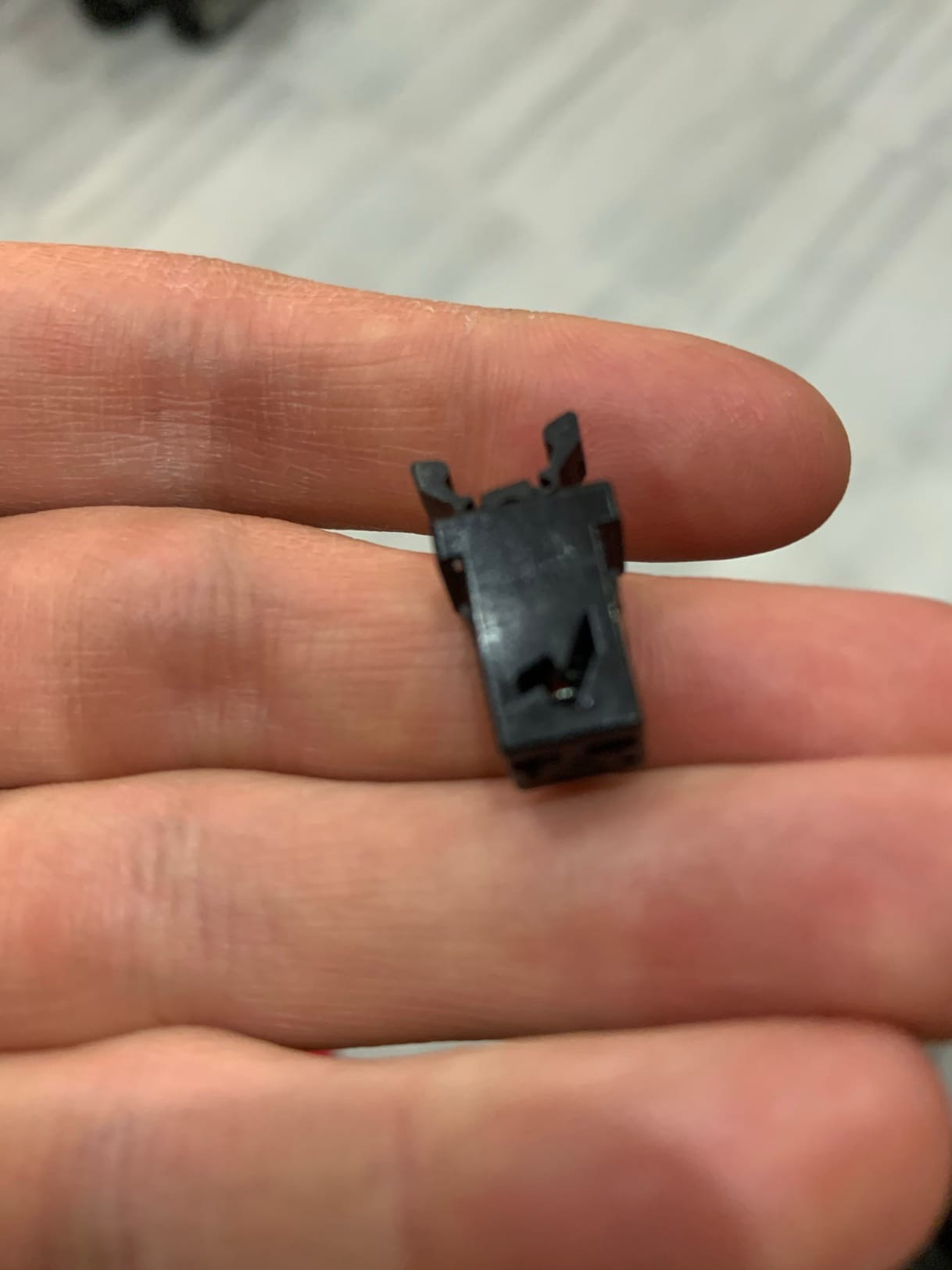 Дополнительный салонный фильтр, рамки для номера RCS и еще по мелочи ...