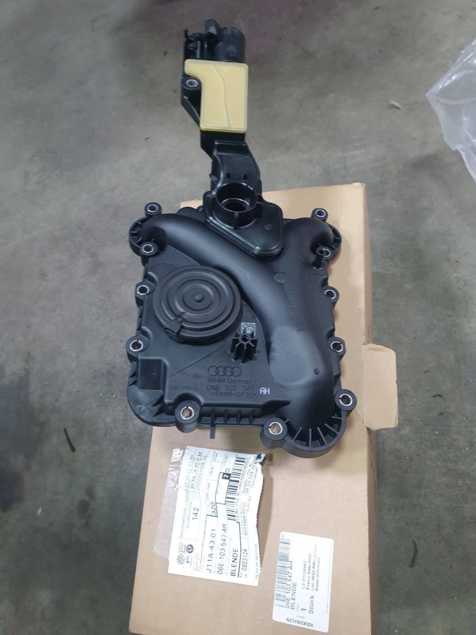 Замена натяжителей цепи и маслоотделителя — Audi S5 Sportback (1G), 3 л ...