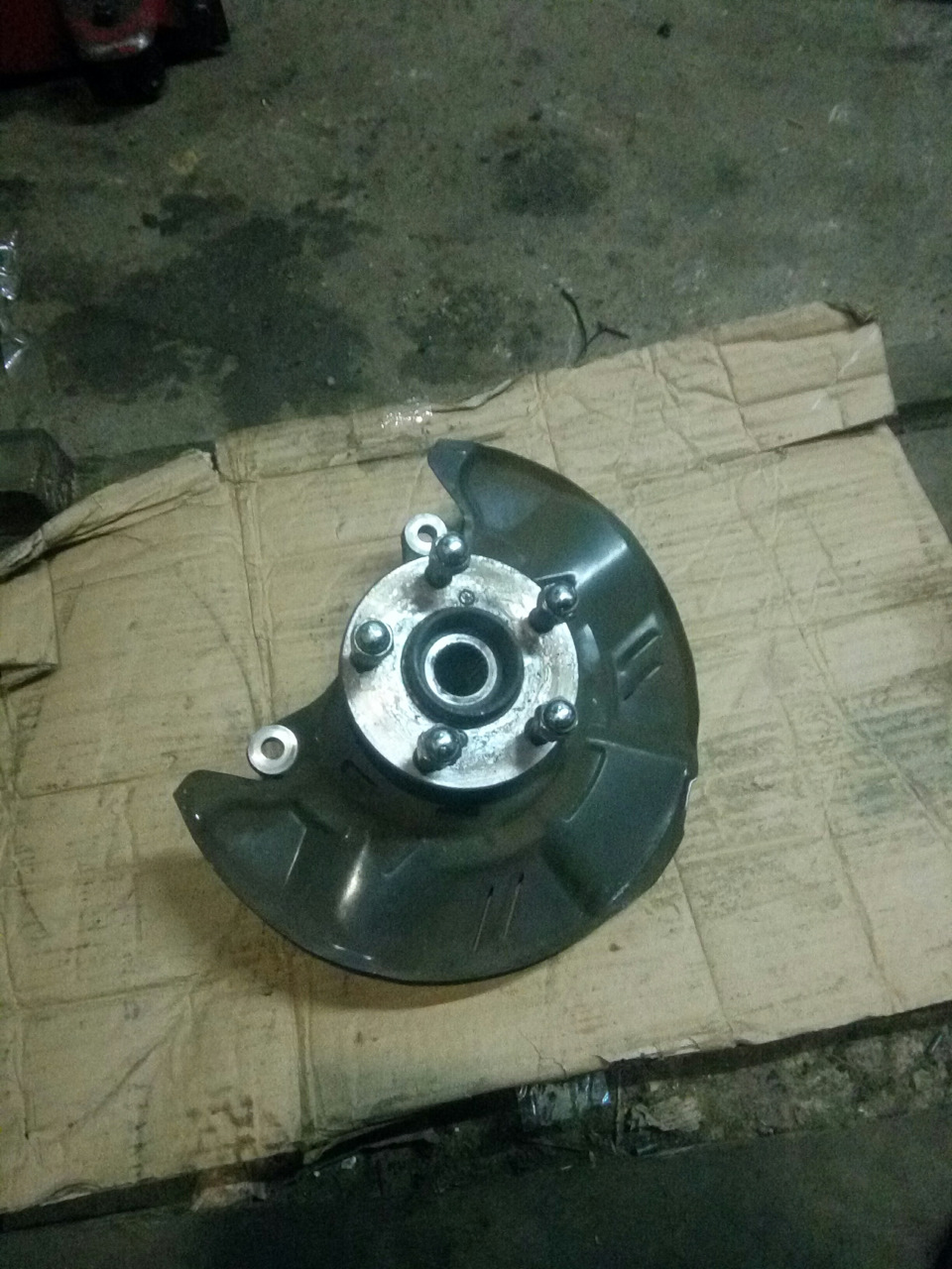 Поворотный кулак, ступица Номера в каталоге производителя 28313-AG020 ...