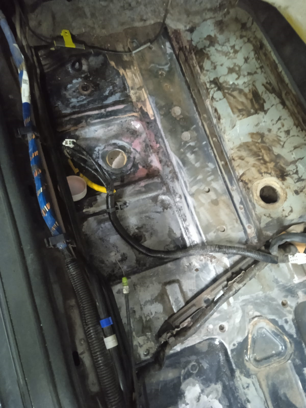 Удалил ржу в салоне — Subaru Forester (SH), 2,5 л, 2008 года | кузовной ...