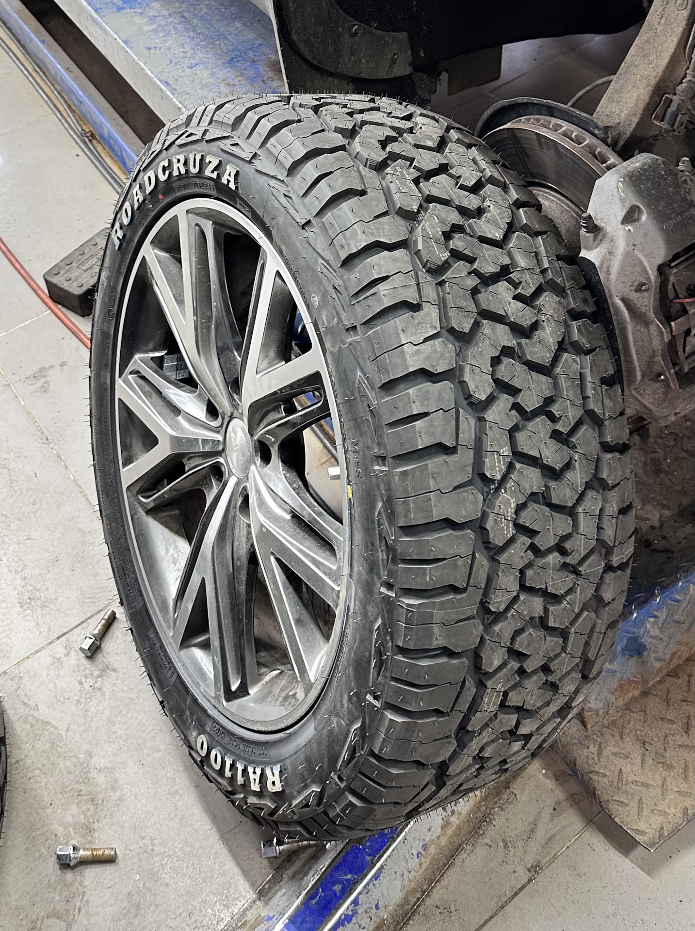 Колеса 265/50/20 на красивых дисках, цена подарок Roadcruza RA1100 ...
