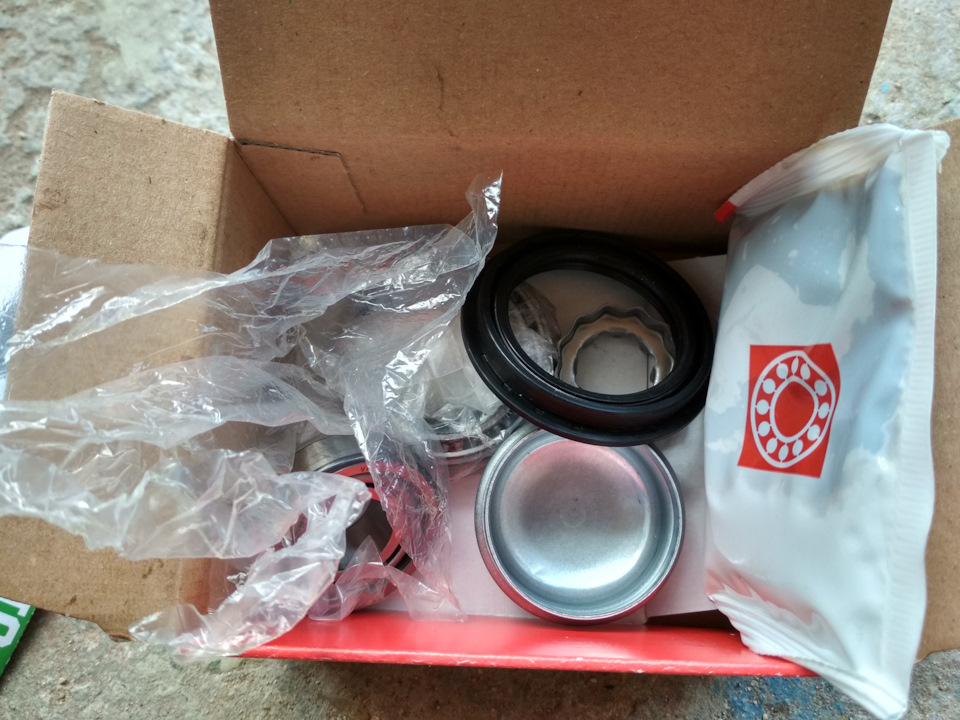 Замена барабанов и колодок — Audi 80 (B3), 1,8 л, 1988 года | своими ...