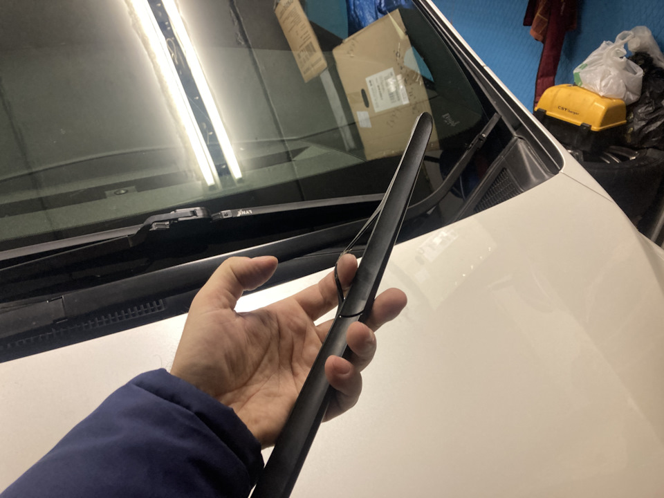 Аккумулятор TOPLA (TAG60) и зимние резинки стеклоочистителя LUNX ...