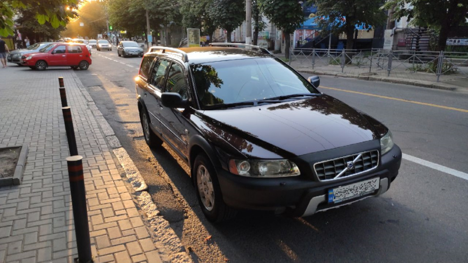 Поменял передние сайлентблоки и патрубки антифриза — Volvo XC70 II, 2,5 ...