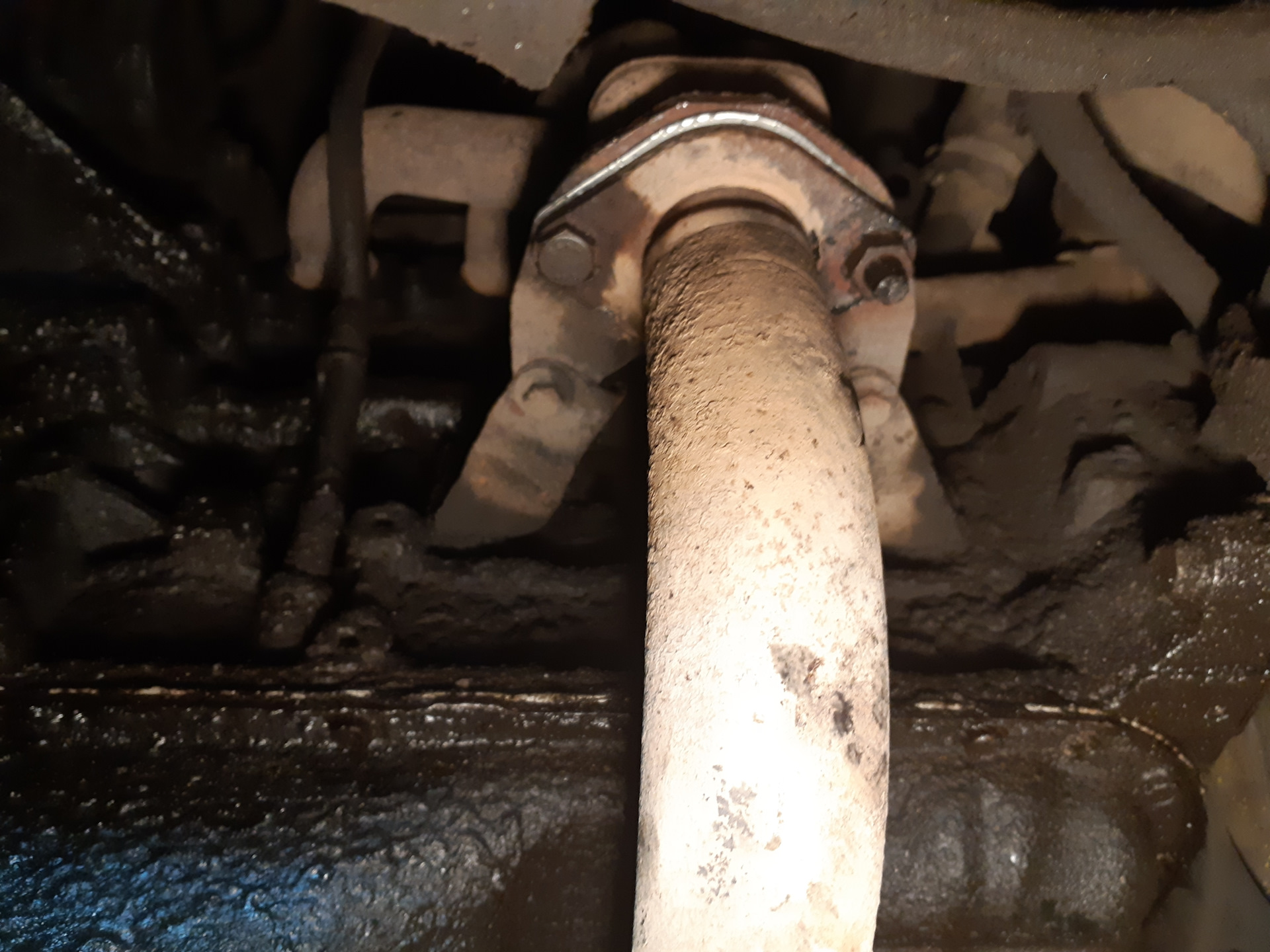 Прокладка приёмной трубы и гофра. — Mitsubishi Carisma, 1,8 л., 1997 ...